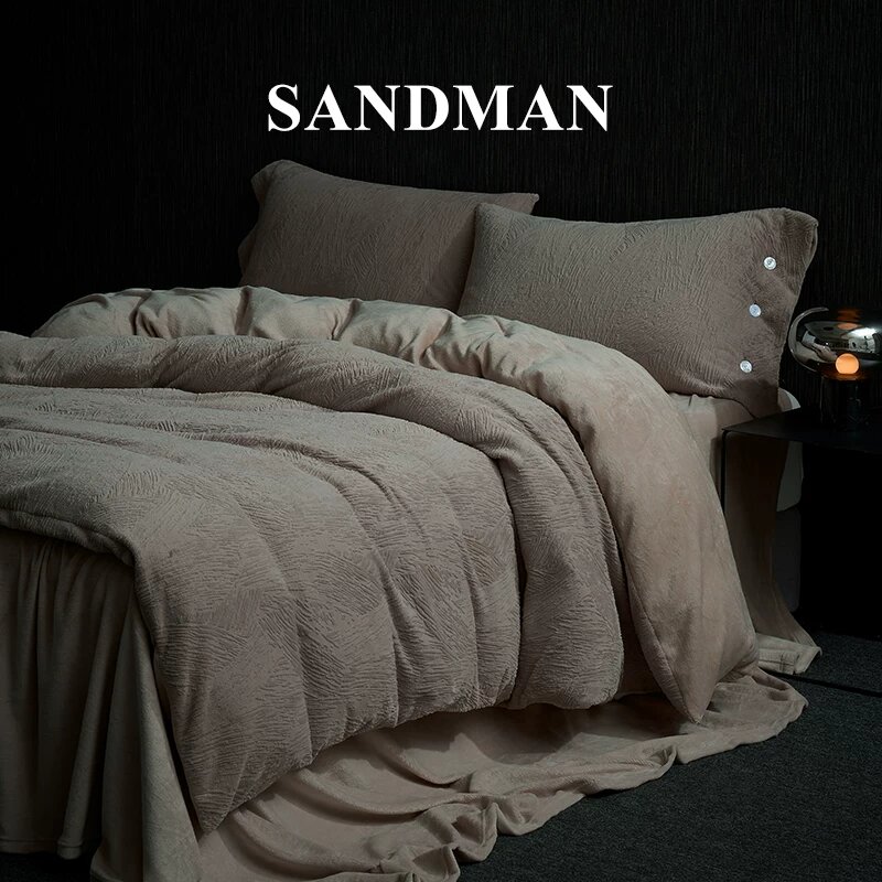 Комплект постельного белья Sandman Urban из молочного бархата с тиснением, четыре предмета: пододеяльник, простыня,