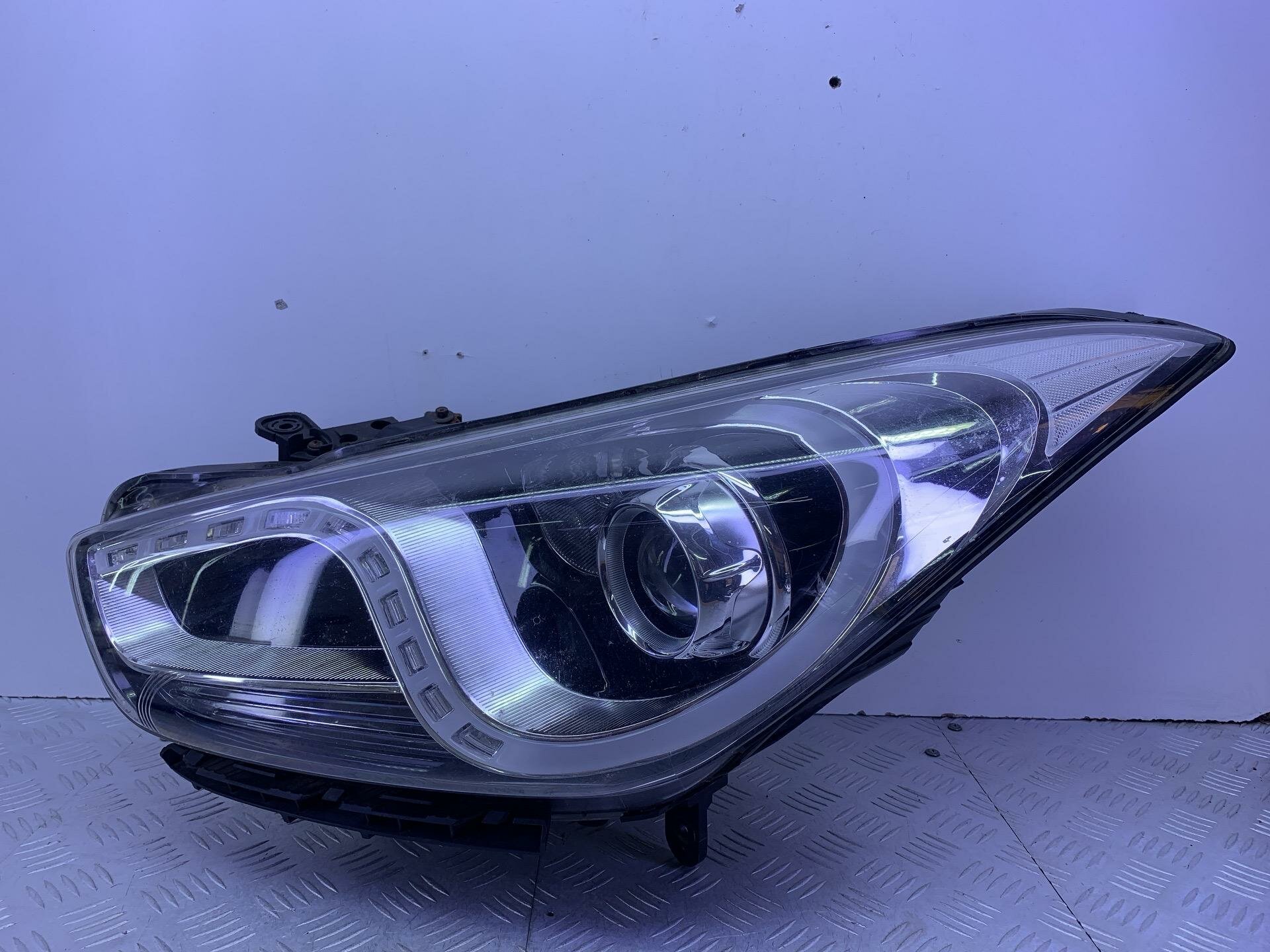 Фара левая Hyundai i40 2013 921013Z100