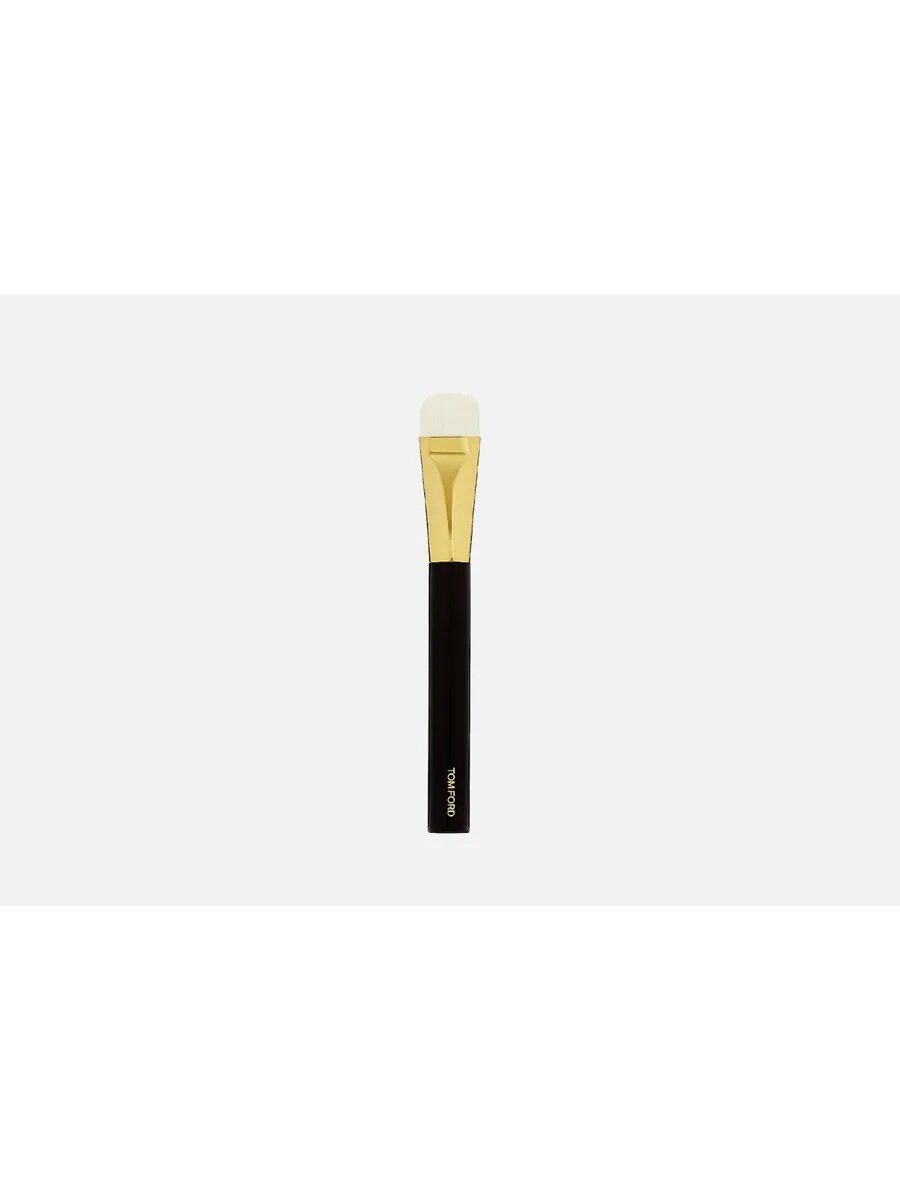 Tom Ford Shade and illuminate brush 04 Кисть для моделирования лица 1шт