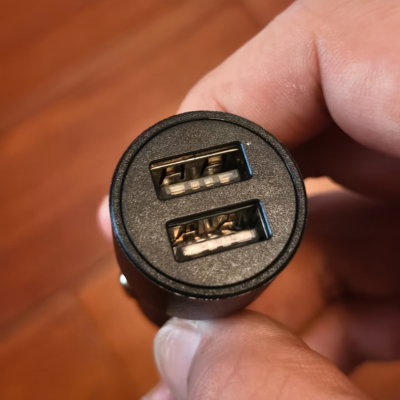 Двухпортовое быстрое зарядное устройство для автомобиля с USB-разъемами, совместимое с 12-24V, универсальный адаптер