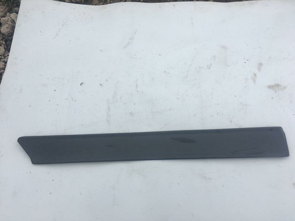 Молдинг задней правой двери VW Passat B3 1988-1993