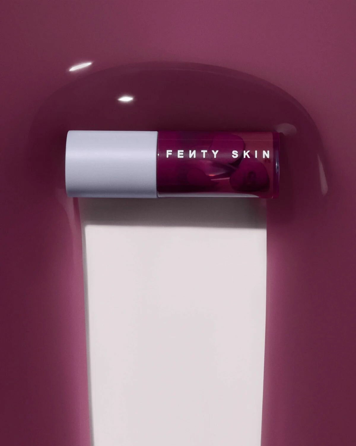 Fenty Treatz Увлажняющее и укрепляющее масло для губ Black Cherry