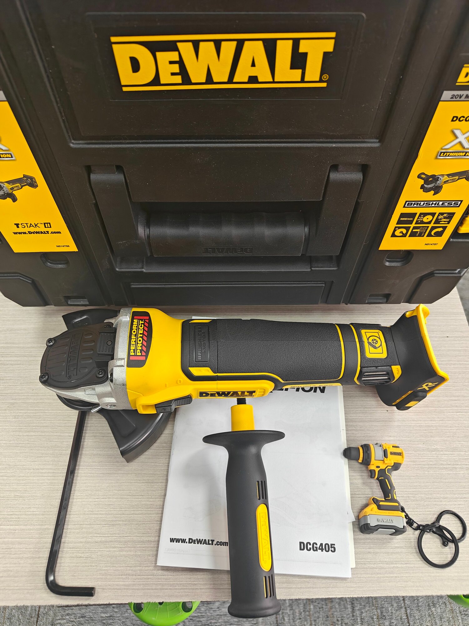 Аккумуляторная шлифовальная машина DEWALT DEWALT 20V литиевая бесщеточная с магнитной левитацией для резки металла — фото 1