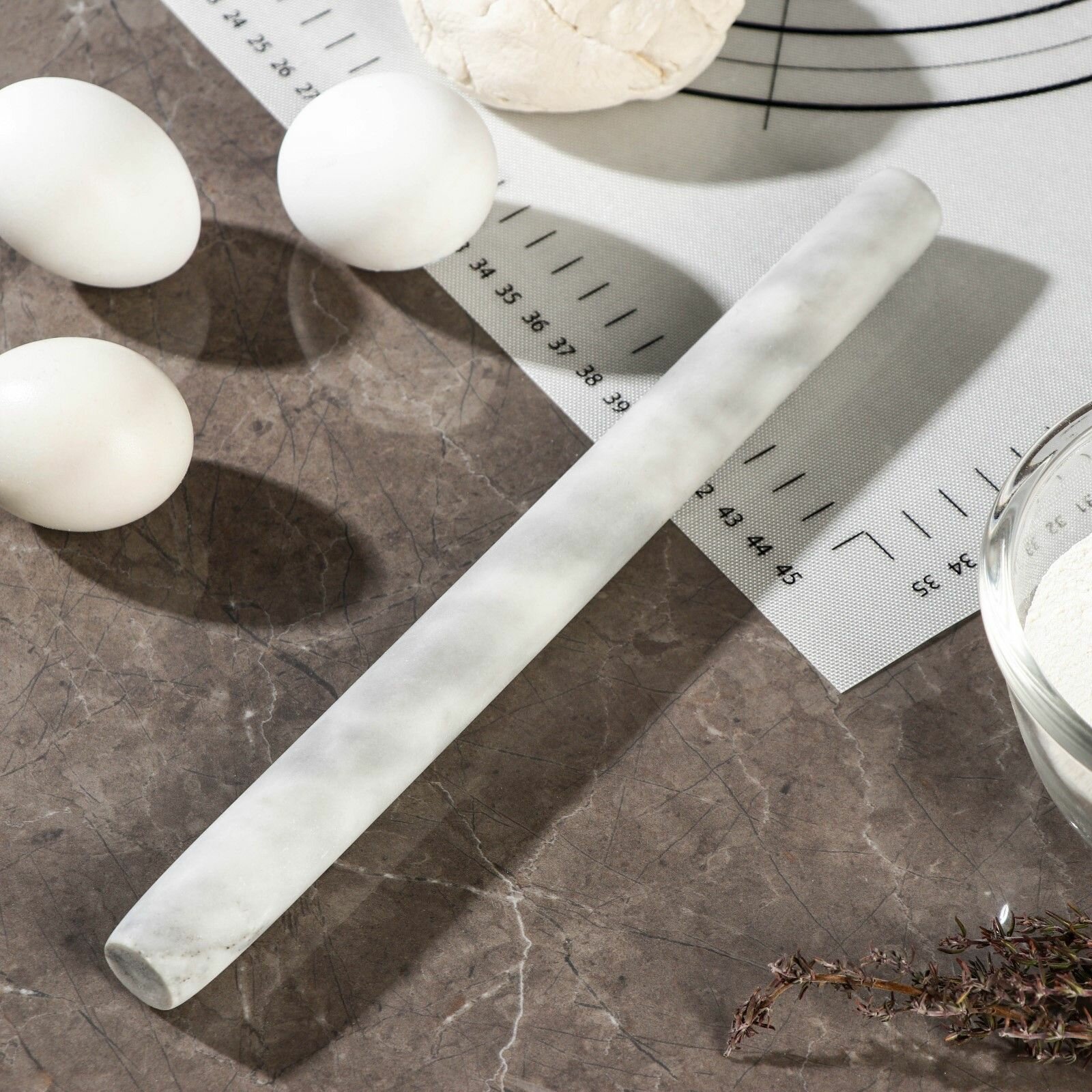 Скалка из мрамора, 25х2.2х2.2 см, белая