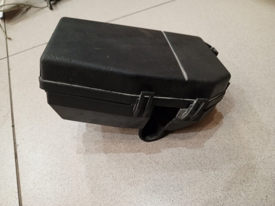 Корпус блока предохранителей подкапотного от Ford Mondeo 3 2000-2007