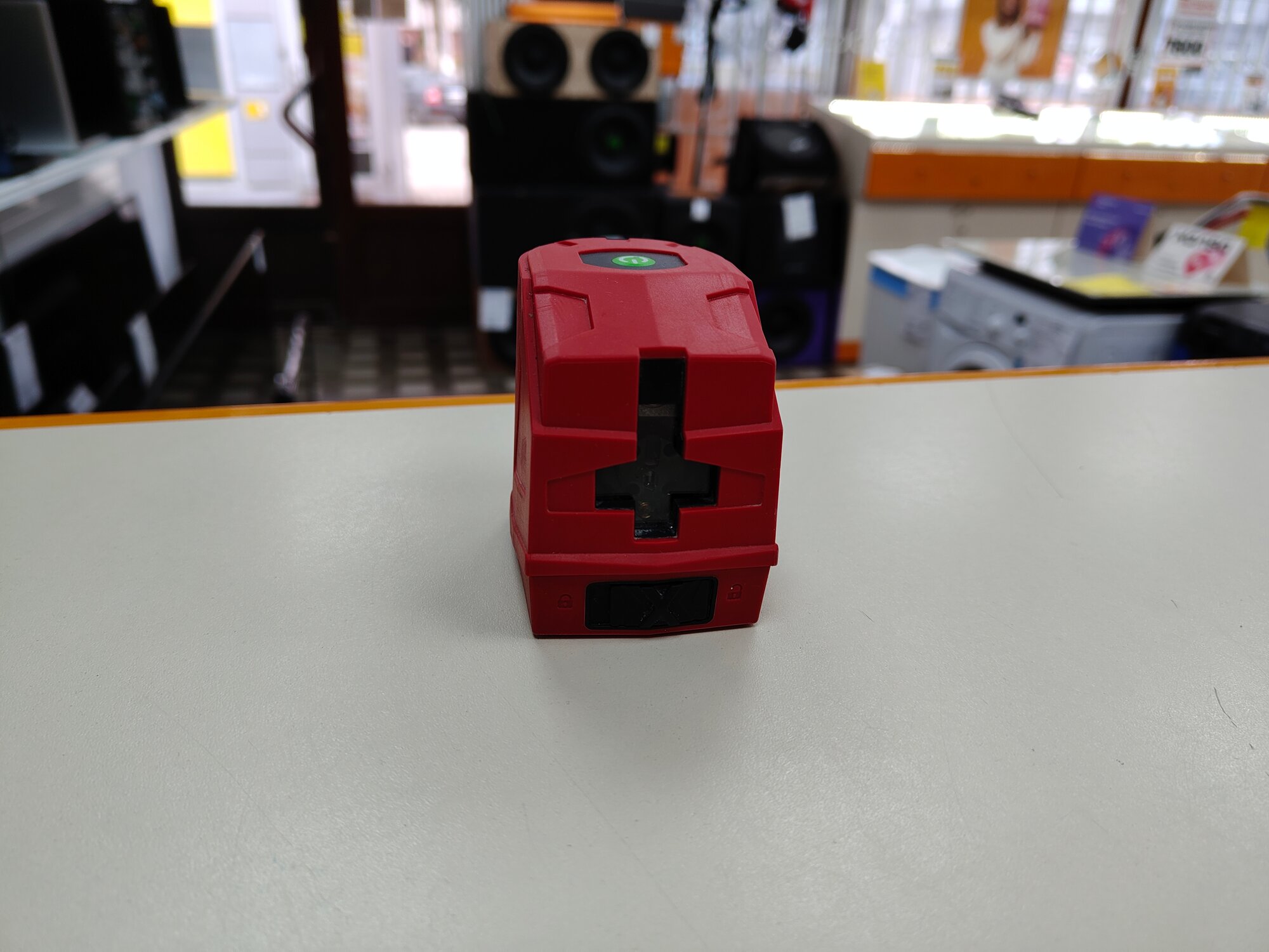 Лазерный нивелир Elitech ПЛ 360-4-ЗЕЛ (аккум) пульт (зеленый) до 25м 0,4 мм/м гор/верт, б/у, уценка.