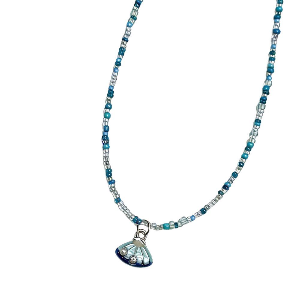 Изящный аксессуар в виде Цепочки из Бисера, Украшенный Голубыми Ракушками-Капельками