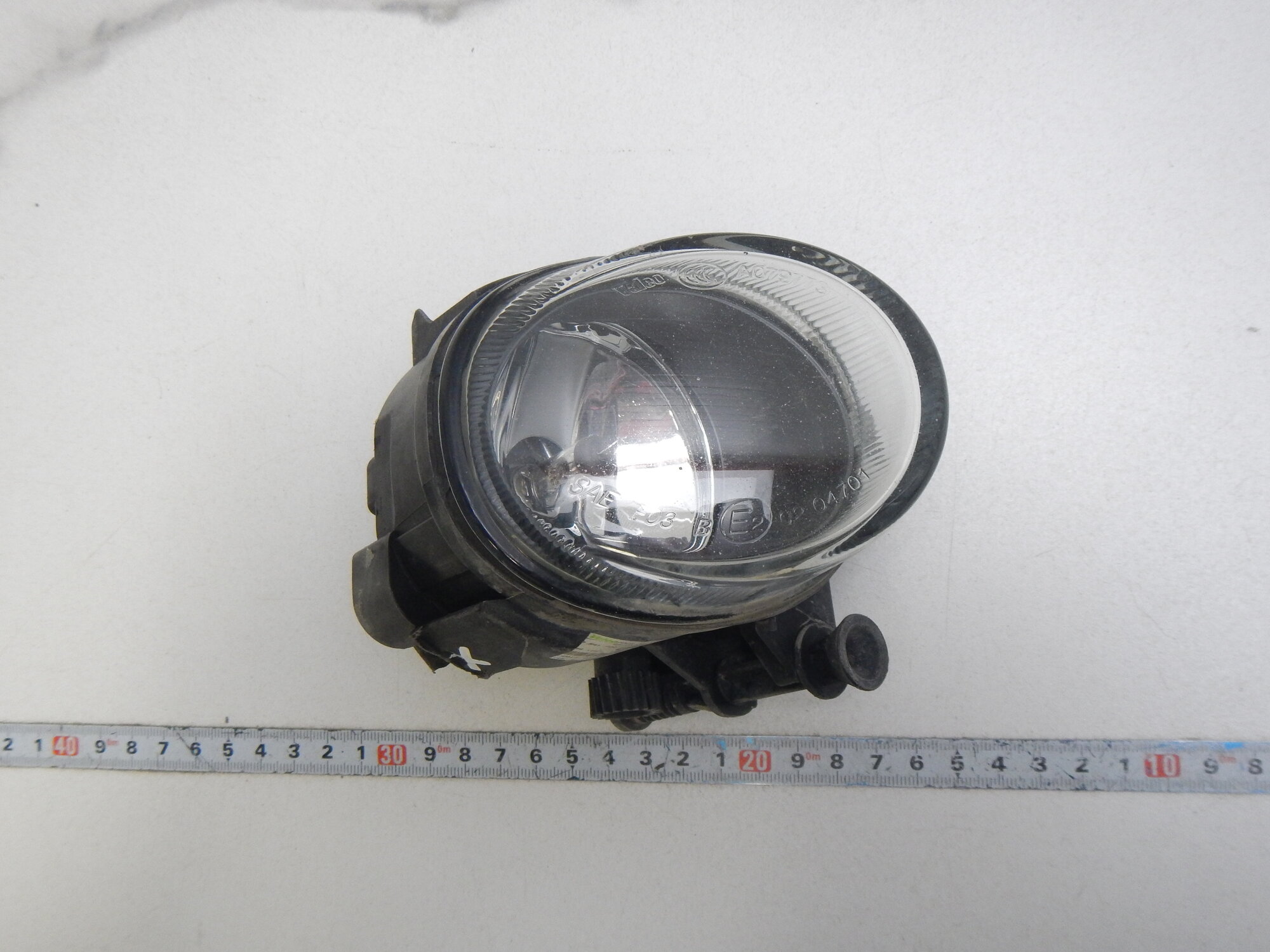 Б/У Фара противотуманная правая, Audi (Ауди)-Q3 (8U) (12-18) AUDI Q3 (8U) (12-18) Сломаны 2 крепления, отколот кусок кор...