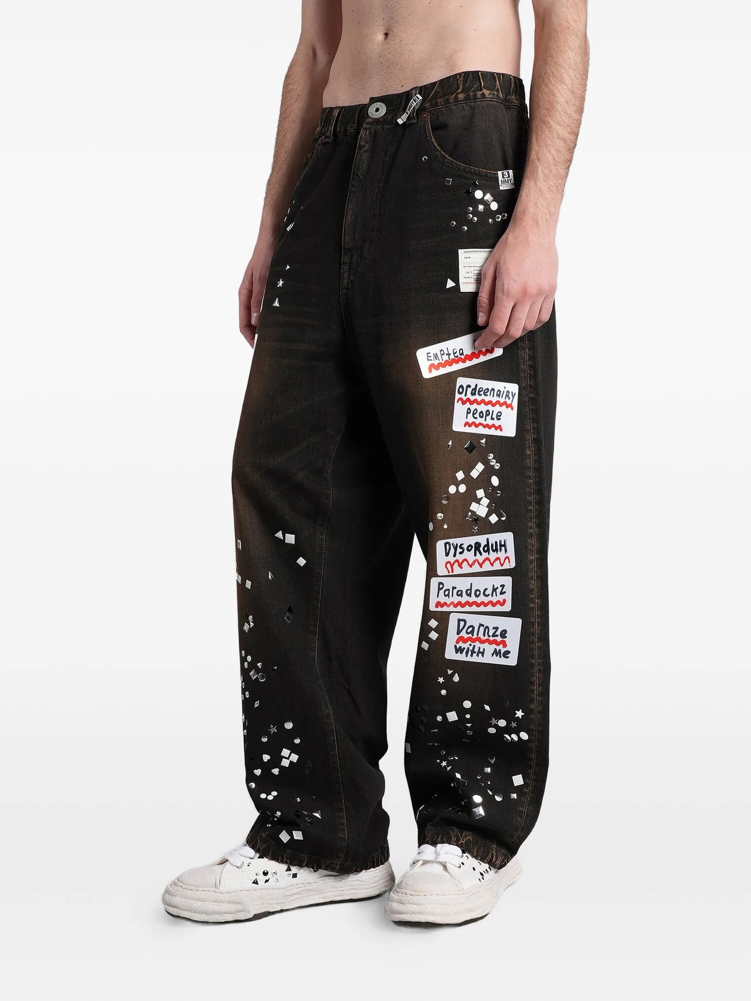 Джинсы MAISON MIHARA YASUHIRO Patch-detail stud-embellished jeans, размер 50 — фото 1
