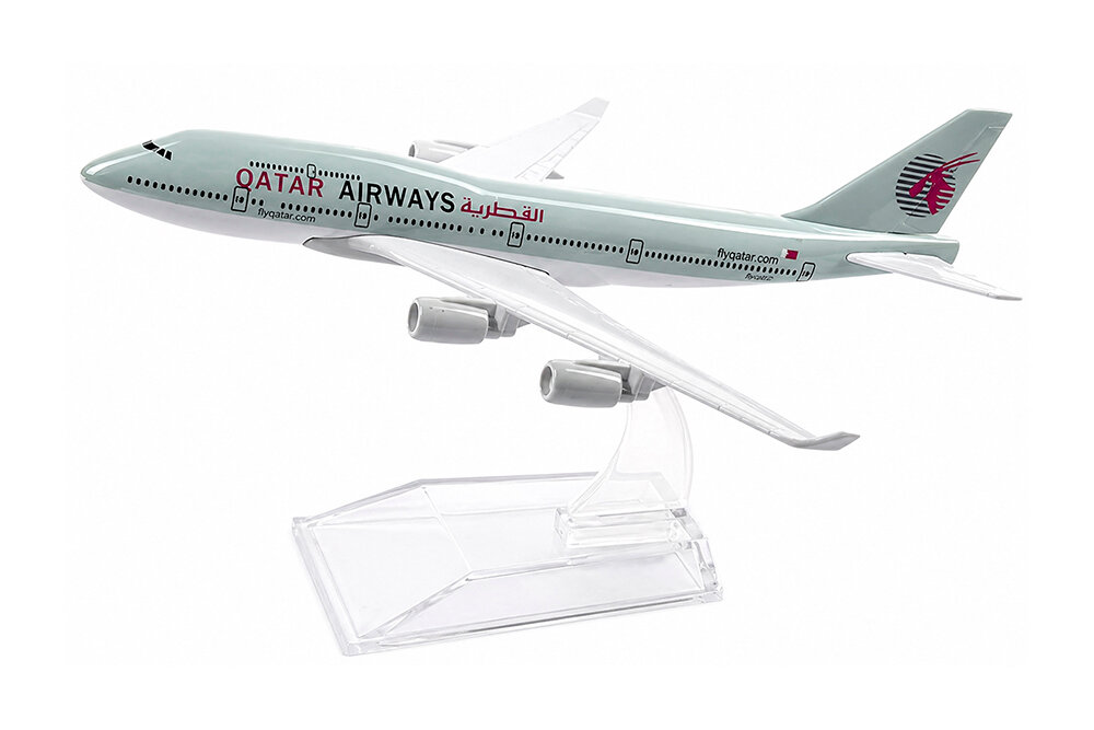 Модель коллекционная PAUDI Boeing 747 qatar airways / боинг катар эйрвейс на подставке (длина 16СМ)