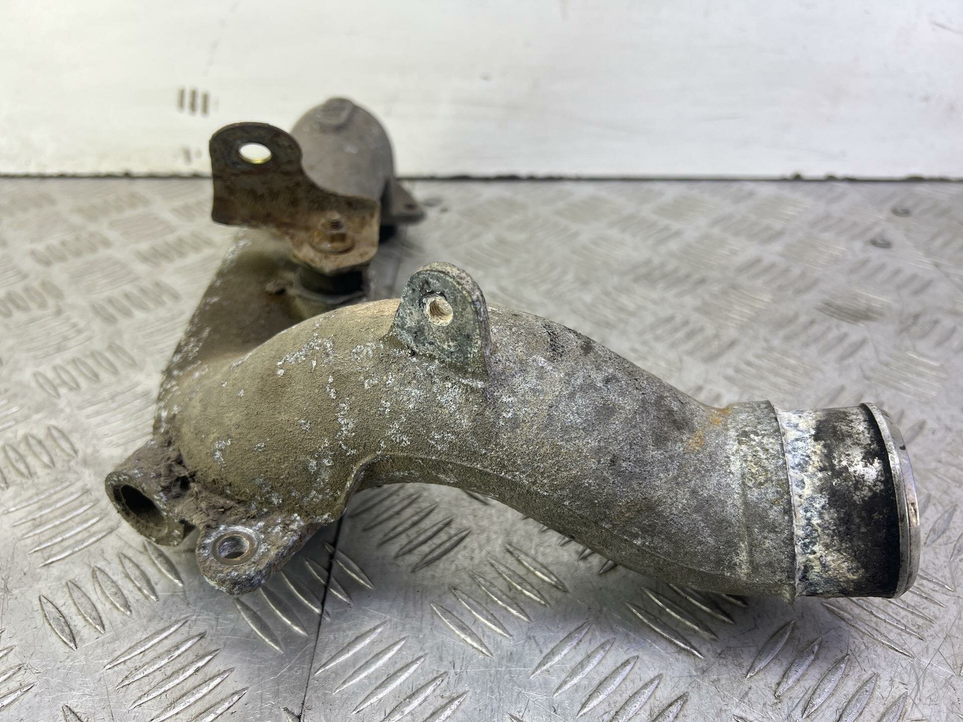 Патрубок интеркулера Mazda 6 (2002 - 2005)