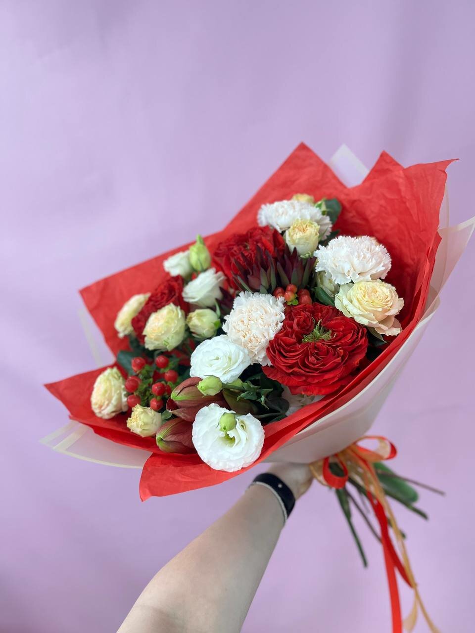 Well flowers Элегантный аккорд букет из эустомы, роз и гвоздики