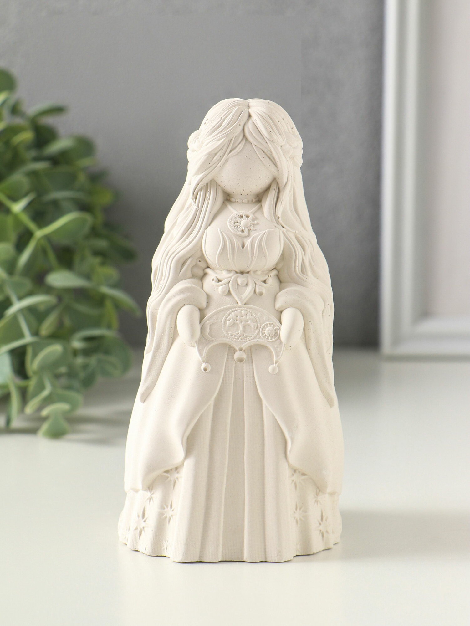 Фигурка гипс "Берегиня Лунница", 13.5x7 см, имя бога: берегиня