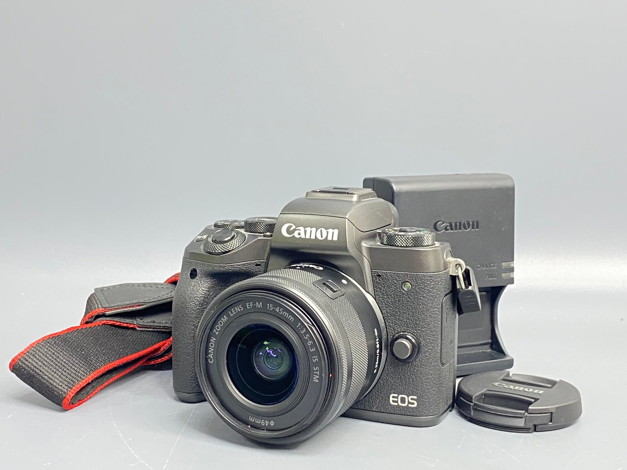 Canon M5 Kit 15-45mm STM