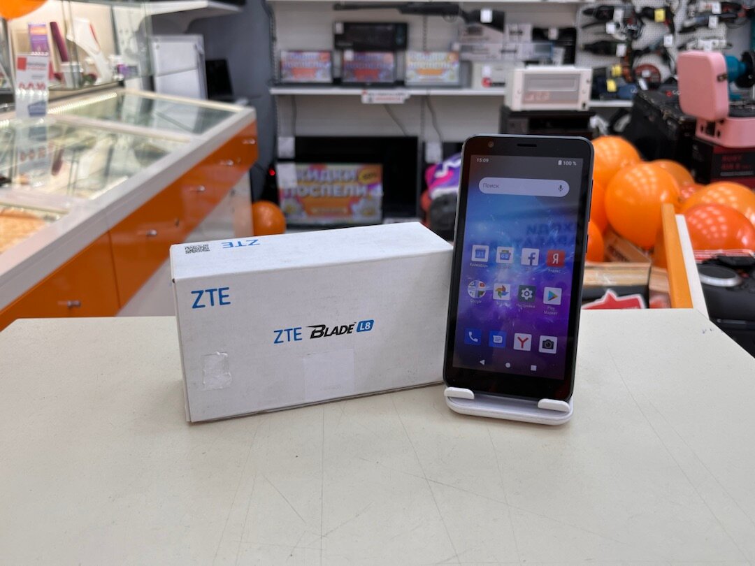 Смартфон ZTE Blade L8 синий 5" 32Гб Wi-Fi GPS 3G Bluetooth, б/у, уценка