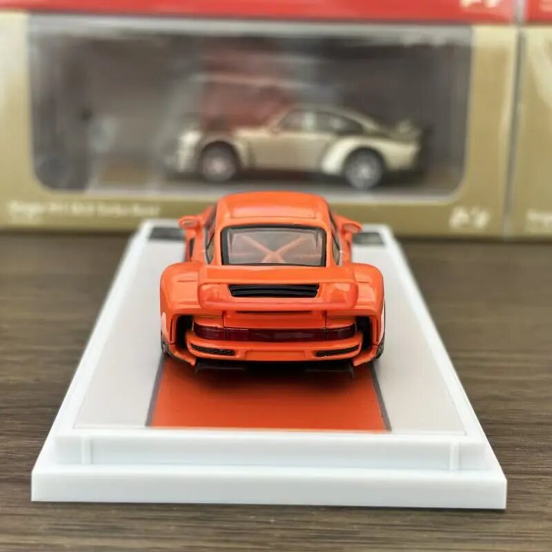 Finclassically 1:64 Singer DLS Turbo, Golden — фото 1