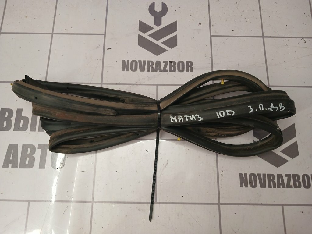Уплотнитель двери Daewoo Matiz M100/M150 98-15