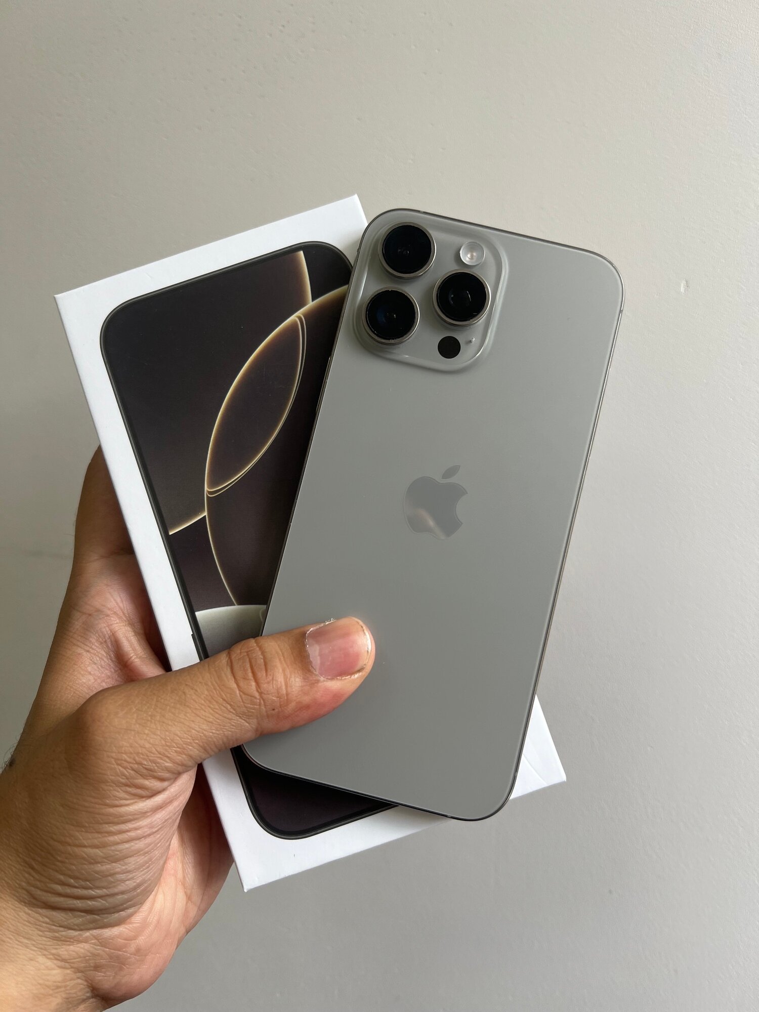 Смартфон Apple iPhone 16 Pro Max 256GB Titanium eSim Soft Oled экран 88% Battery Face ID не работает