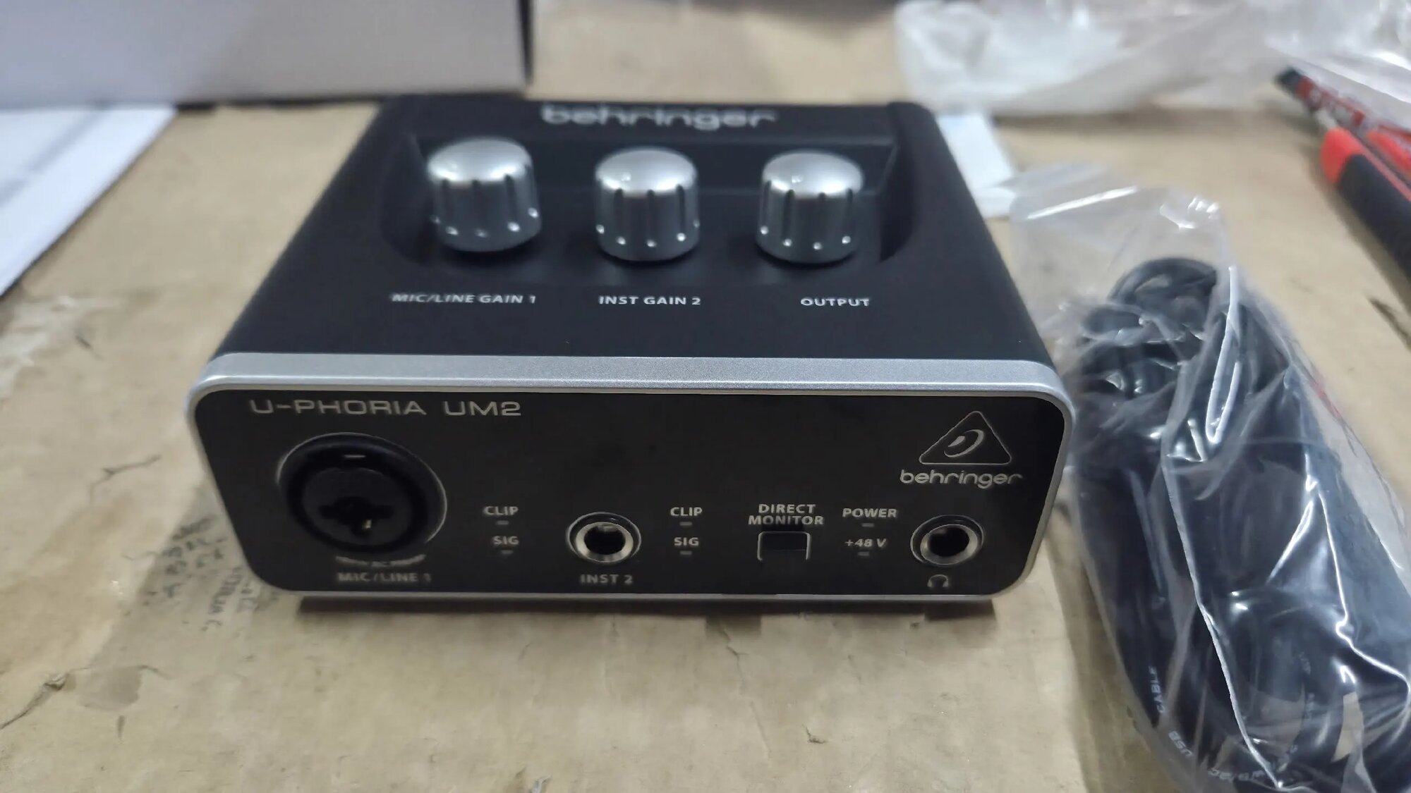 Аудиоинтерфейс Behringer UM2 — фото 1
