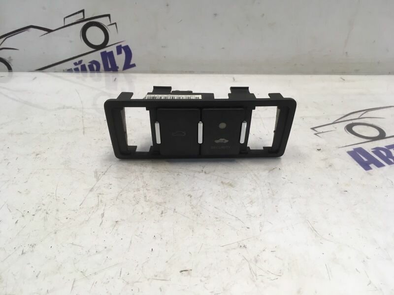 Кнопка открывания багажника Geely Emgrand Ec7 2013 06701076 FE-1 JL4G150 (с пробегом)