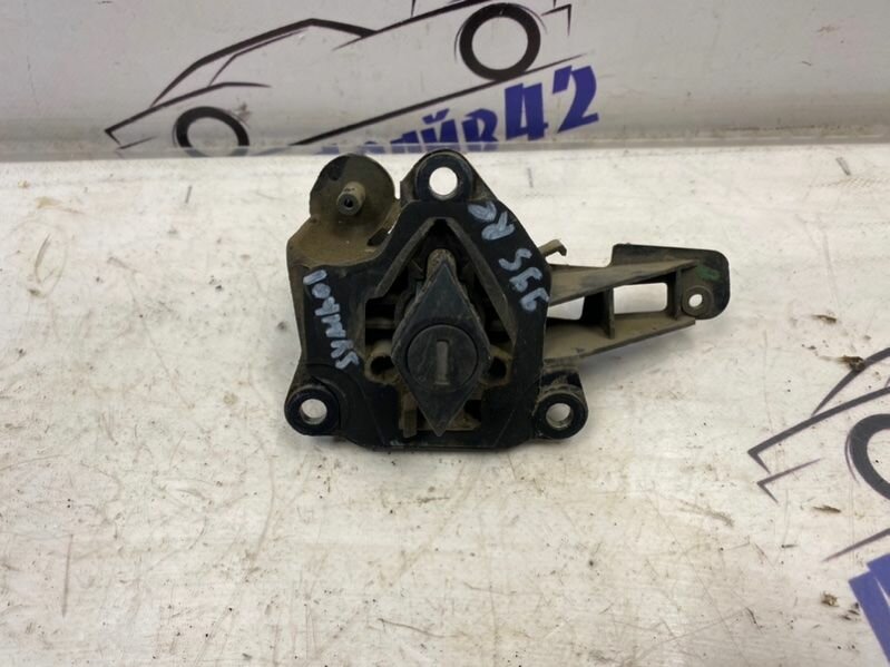 Кнопка открывания багажника Renault Symbol 2008 8200447262 LB K7J700 (с пробегом)