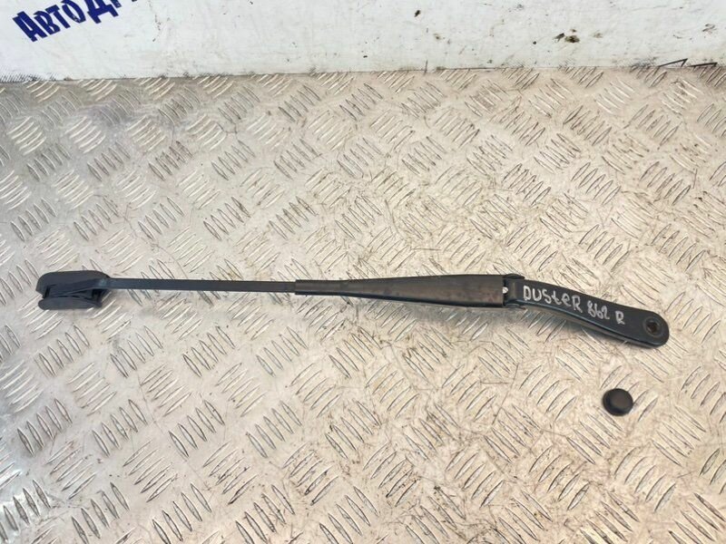 Держатель щетки стеклоочистителя Renault Duster 2012 288816518R HSM F4RA400, правый (с пробегом)