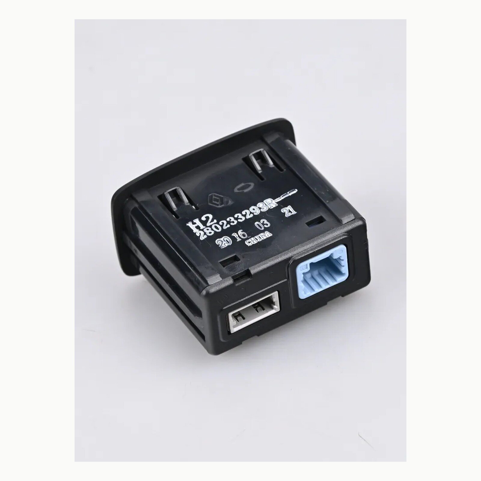 USB-разъем Renault 280233293R для автомагнитолы Scenic III, Fluence, Master, адаптеры, переходники, разъемы для аудиотехники, характеристики товара, описание товара — фото 1