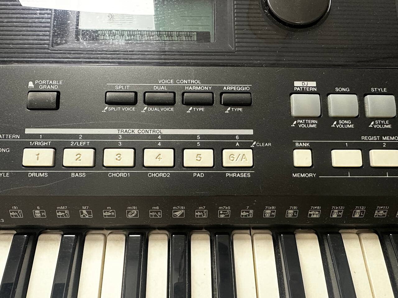 Синтезатор Yamaha PSR-E433 (1) — фото 1