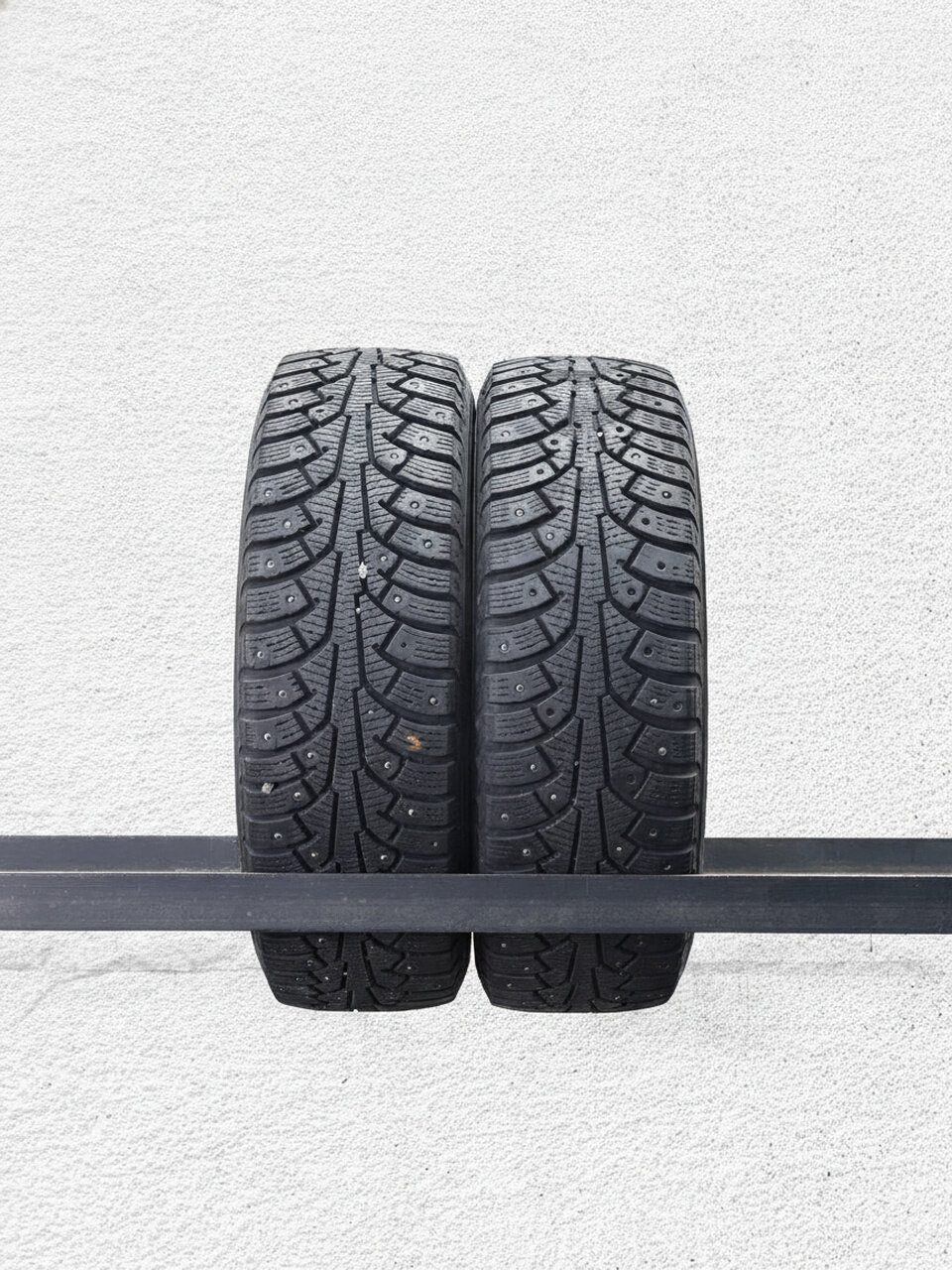 Комплект (2 шт) зимних БУ шин шипованные Nokian Tyres Nordman 5 175/70 R14 30% износ TSB054149