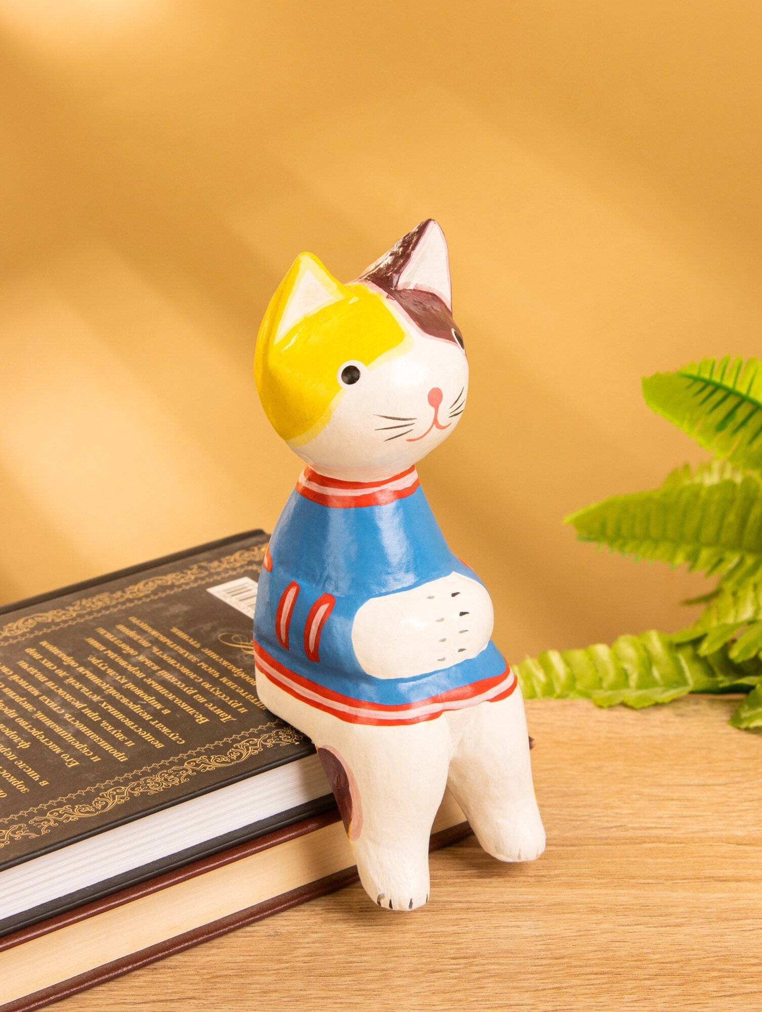 Сувенир «Котенок в кофте сидячий», 6 × 6 × 15 см, дерево, белый/синий