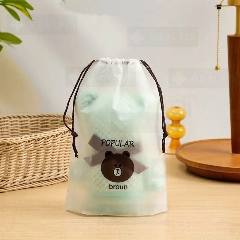 Подарочный набор для женщин девочек и мальчиков. Полотенец в форме мишки в праздничном пакете 1 шт. Подарок сувенир на каждый день друзьям коллегам маме подруге сестре сыну бабушке на день рождения