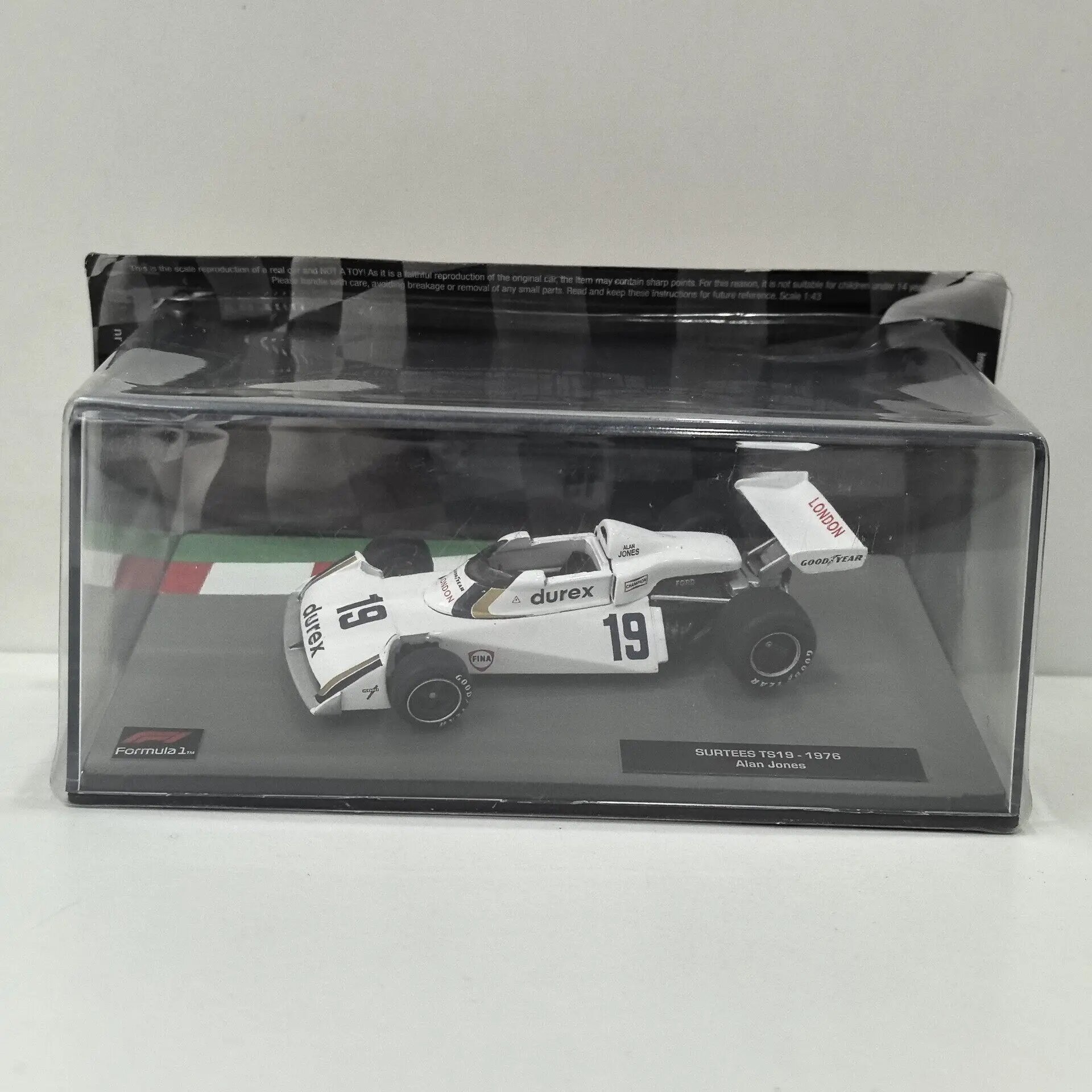 Модель автомобиля IXO 1/43 SURTEES TS19 1976 F1