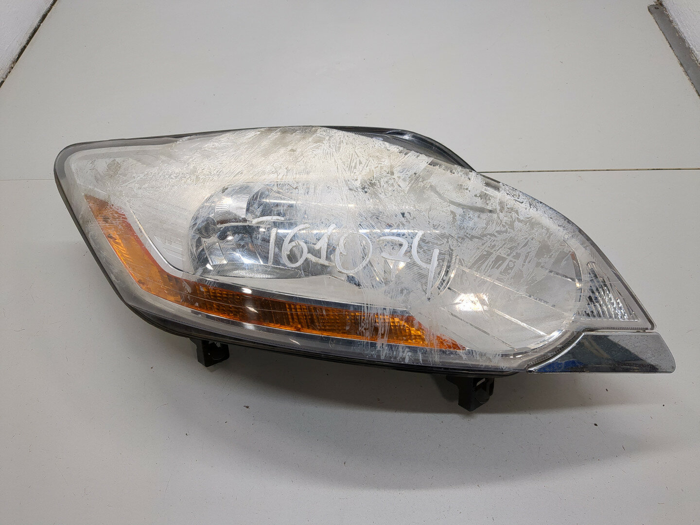 Фара (передняя) правая Ford Kuga Б/У