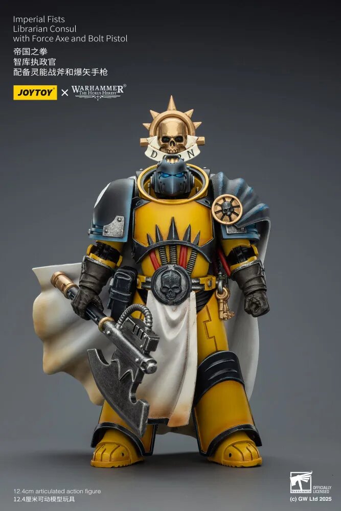 ФигуркаФигурка JOYTOY Warhammer Fists Librarian Consul with Force Axe and Bolt Pistol / фигурка Вархаммер Знаменосец Имперских Кулаков