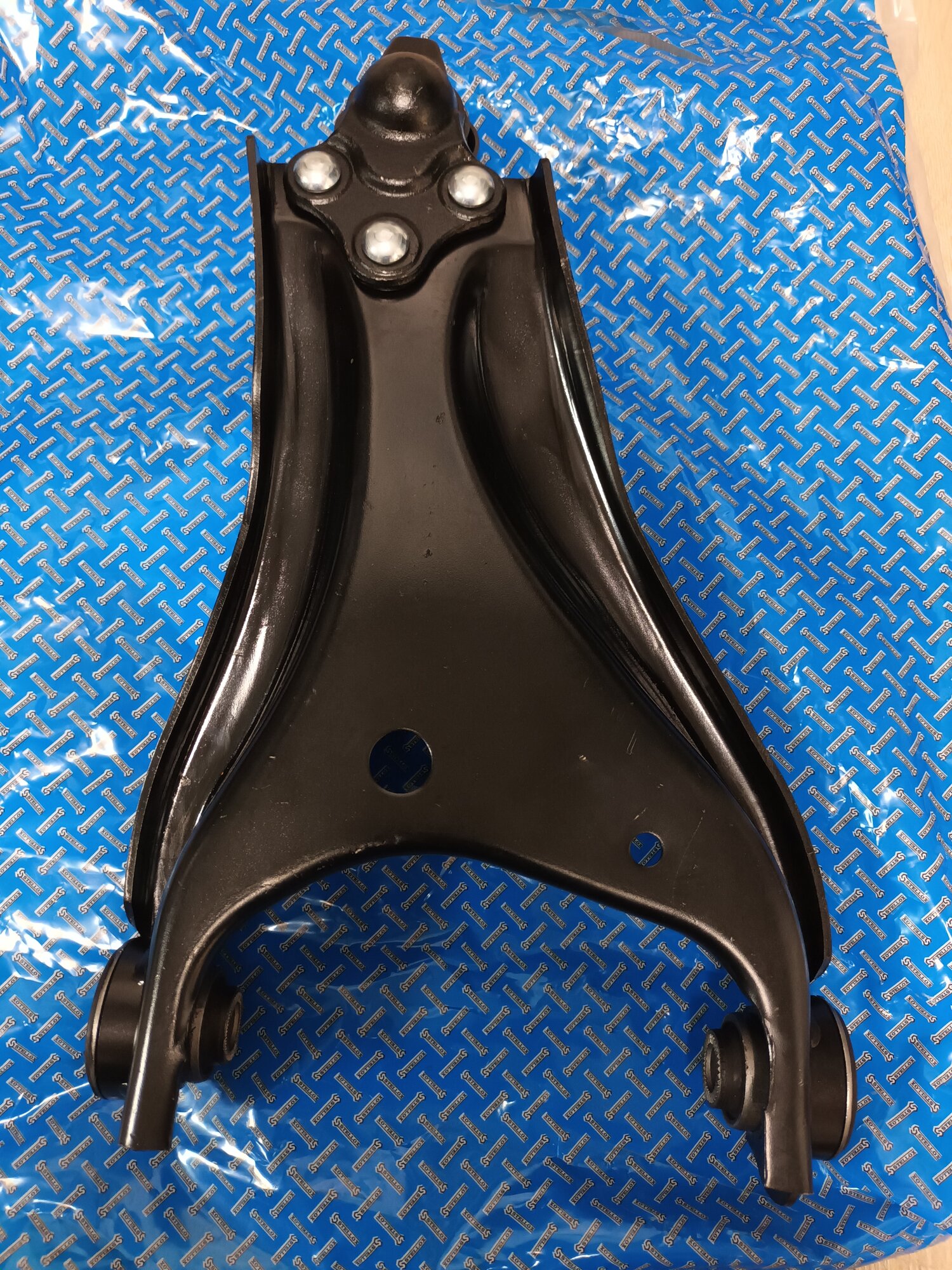 Рычаг передний левый Рено Дастер Китай