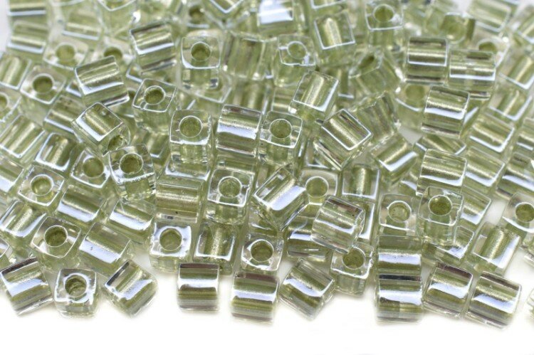 Бисер японский Miyuki Cube кубический 3мм #2604 хрусталь/лайм, окрашенный изнутри, 10 грамм