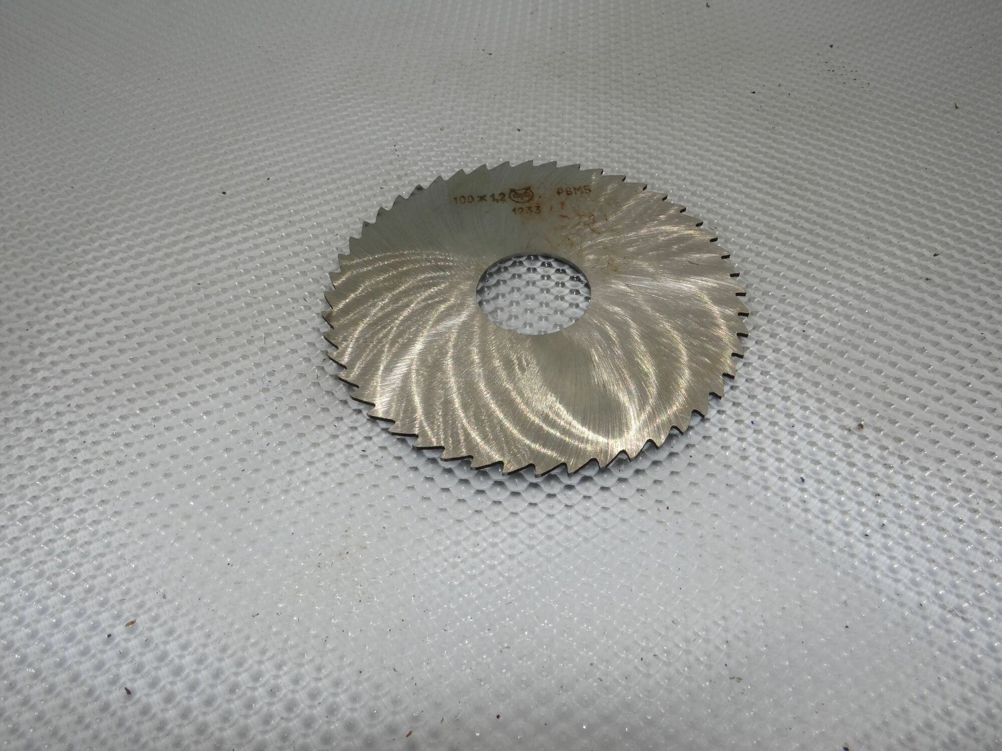 Фреза отрезная дисковая по металлу 100х1.2х27мм. z 48 Р6М5 СССР без фаски и шпонки