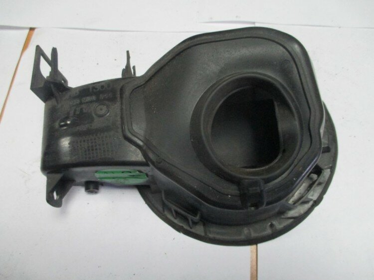 Горловина топливного бака Шевроле Авео Т300 Хэтчбек 95900044, 42356002,