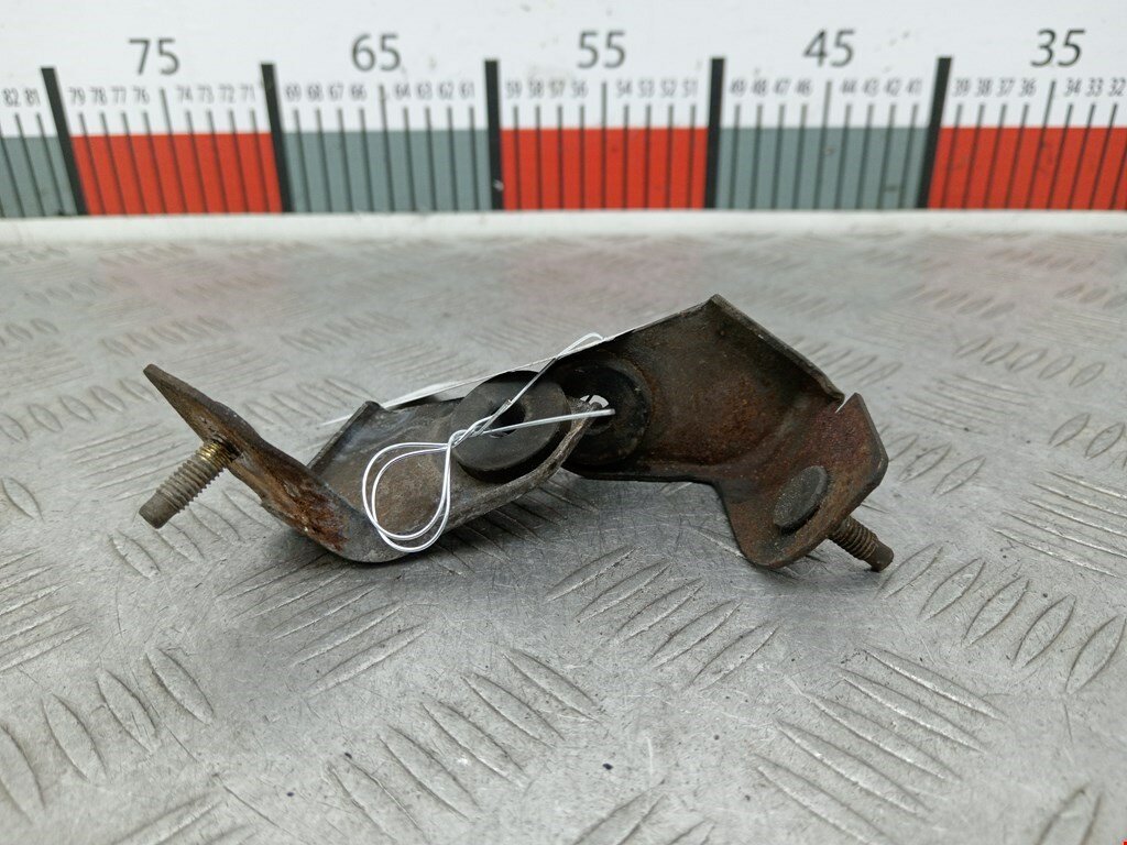 Кронштейн кондиционера Nissan Primera P12 арт. 2227446