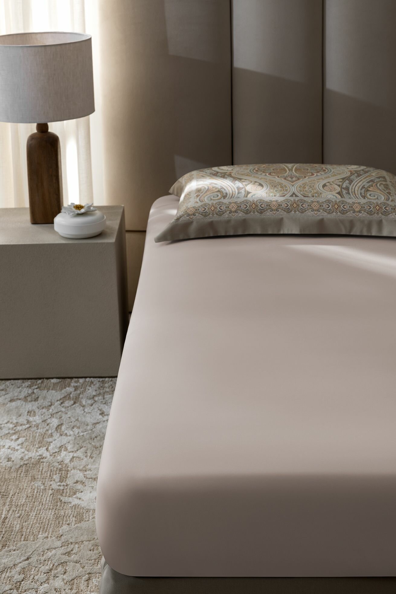 Togas Простыня на резинке 160х200 двуспальная "Алькан" роял сатин, хлопок