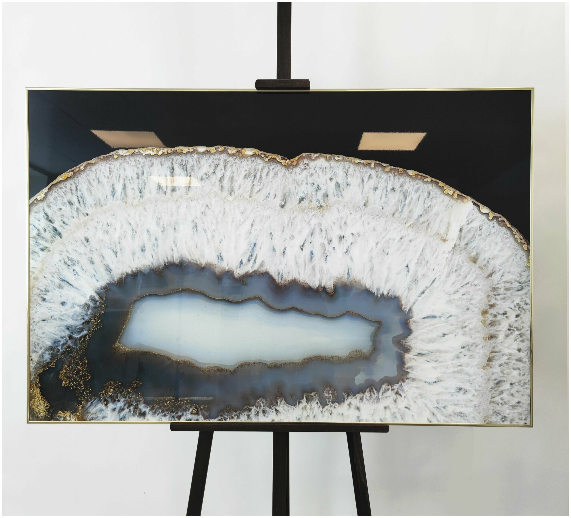 Большая интерьерная картина Pearl 120х80 см в золотом багете на композитном материале ALUMOART. Качество люкс