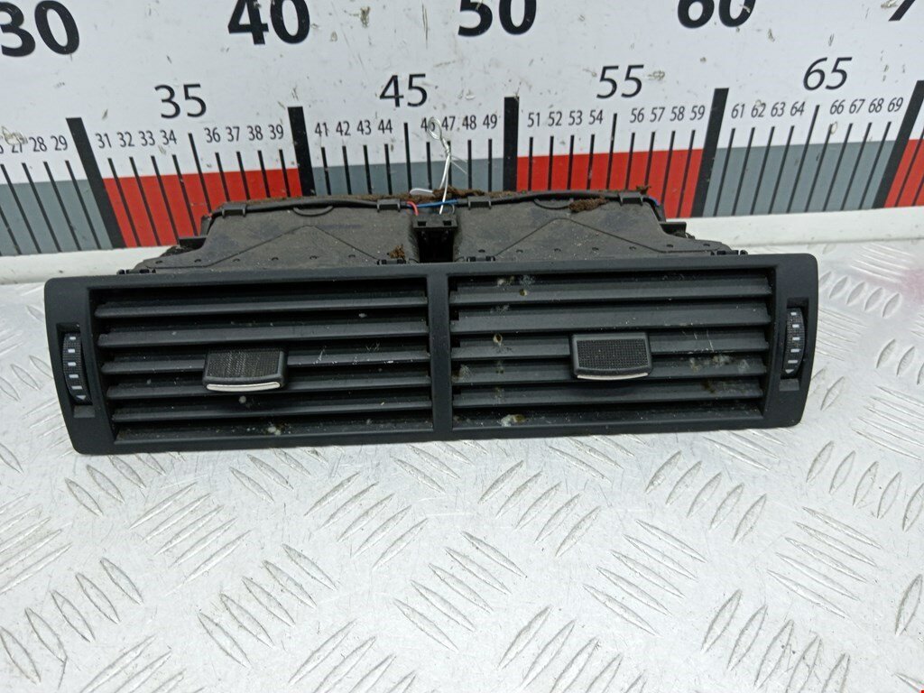 Дефлектор обдува салона Audi A4 B6 8E0820951H арт. 2000472