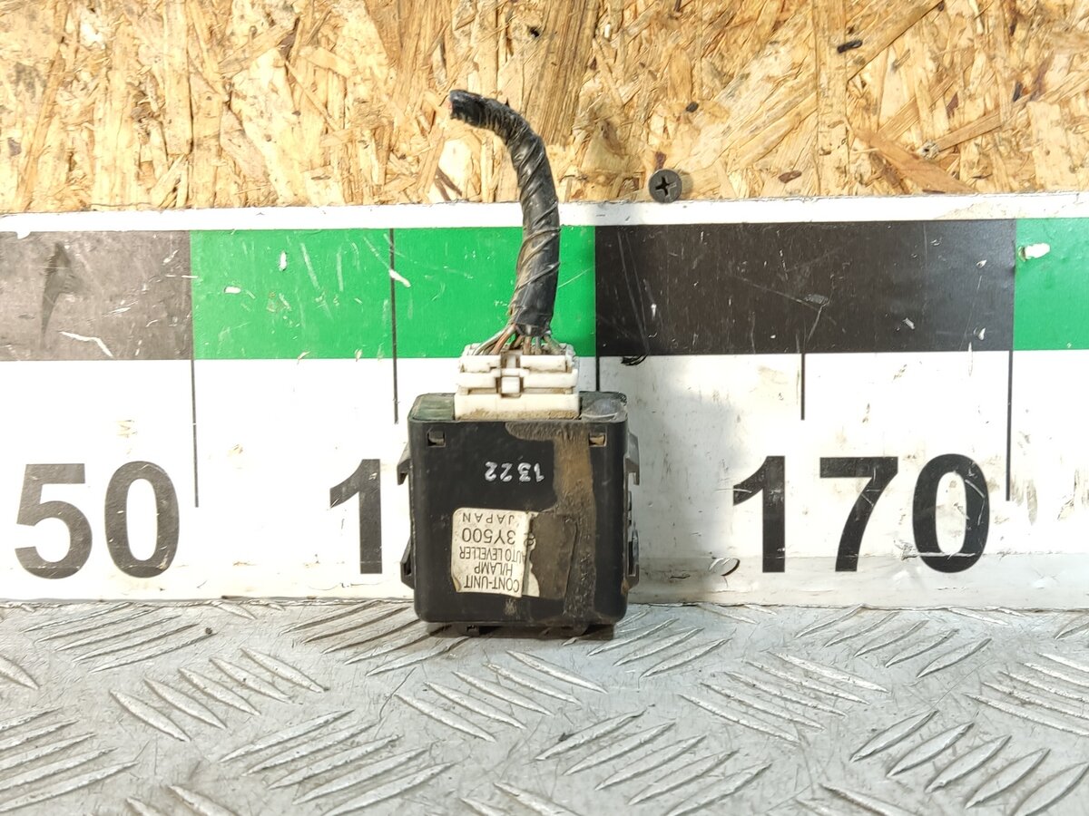 Блок управления светом NISSAN Maxima a33 285823Y500