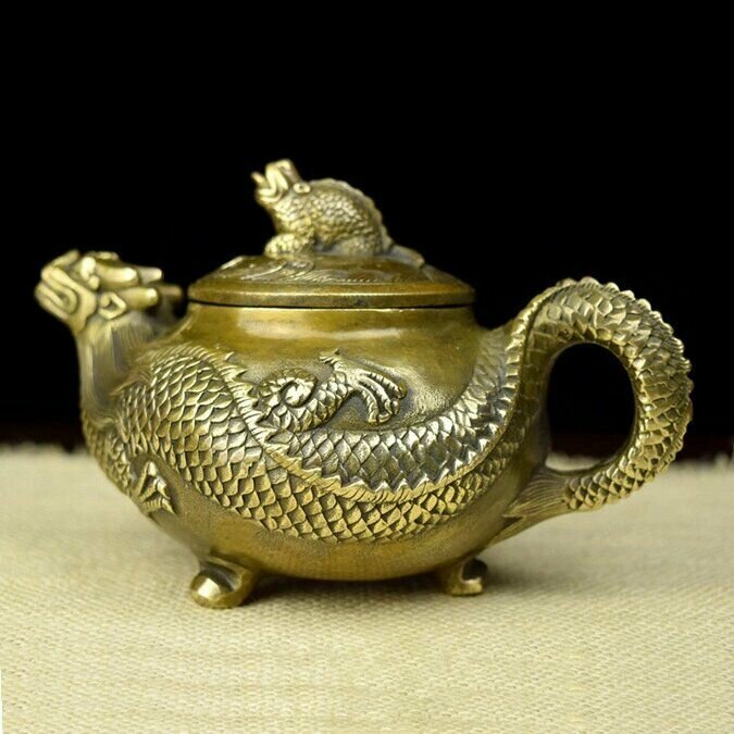 Чайник Дракон (бронза)Старинный маленький горшок с драконом, украшение из латуни15,5/10/10 см. 0,6 кг.