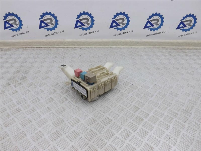 Б/У Блок предохранителей Toyota Auris 1 E15 / Тойота Аурис 1 E15 1.4 4ZZ 97Л.С. 2007