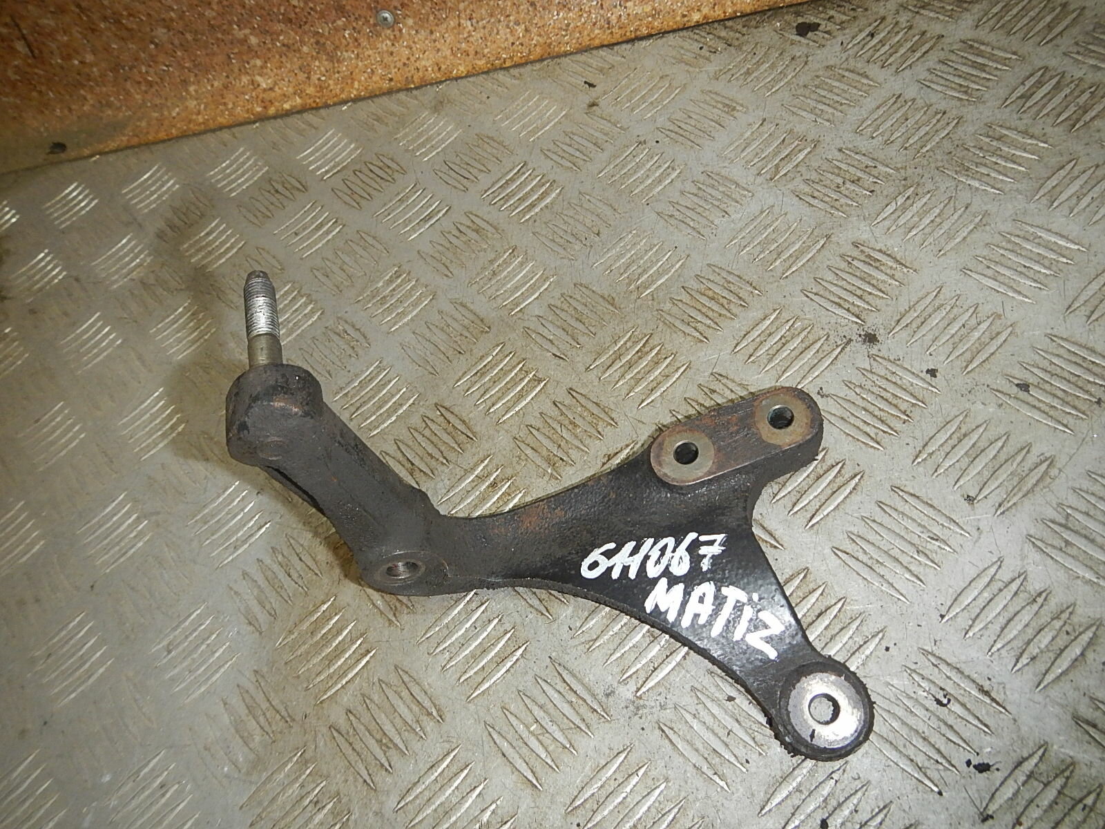 Б/У Кронштейн двигателя правый, Daewoo (Дэу)-MATIZ (01-15) DAEWOO MATIZ (01-15) Без видимых повреждений. 611067 GENERAL ...