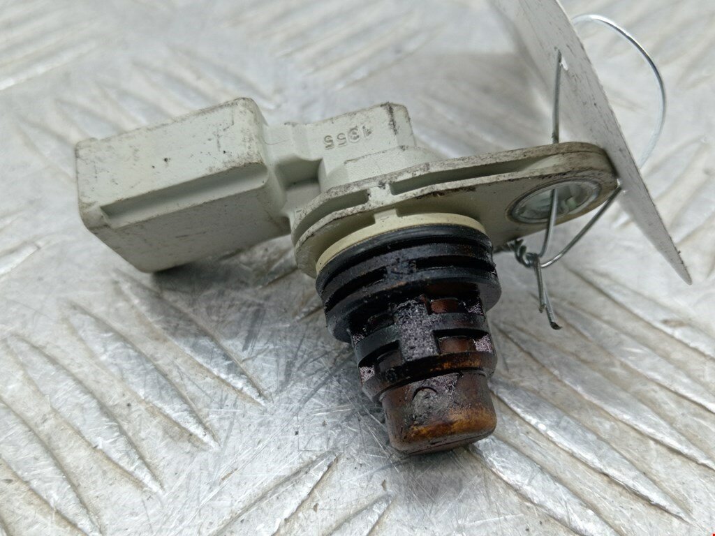 Датчик распредвала Volkswagen Polo 4 030907601E арт. 2201776