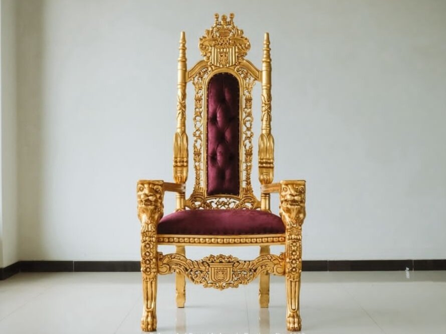 Кресло Трон "Лев" золотой из красного дерева (mahogany wood)