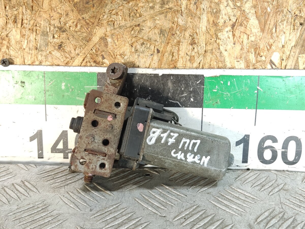 Моторчик регулировки сиденья MERCEDES GL w166 986300106