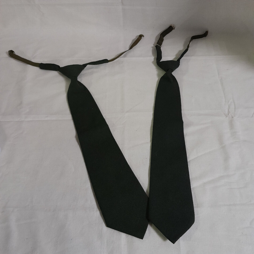 Галстук форменный новый, оливковый цвет, 40 см длиной. Цена за 1 шт.
